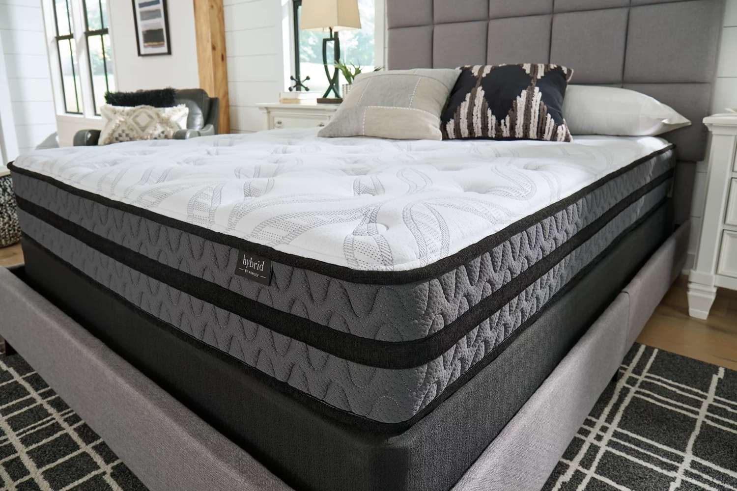 Ashley Bonnell Hybrid 10" Medium King Mattress - Georgia Furniture Mart